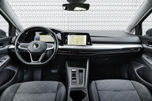 Pelēks Volkswagen Golf 2020 Mārupe, ar dzinēja tilpumu 2.00 L un nobraukumu 135 tūkst. km par 20450 €, foto 7 vietnē AUTOMOTO.COM.LV