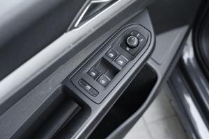 Pelēks Volkswagen Golf 2020 Mārupe, ar dzinēja tilpumu 2.00 L un nobraukumu 135 tūkst. km par 20450 €, foto 8 vietnē AUTOMOTO.COM.LV