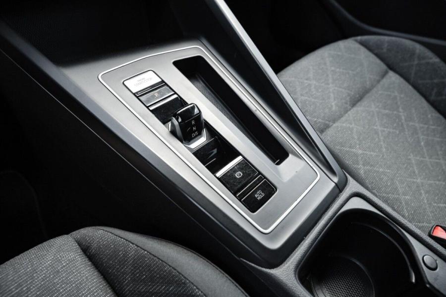 Pelēks Volkswagen Golf 2020 Mārupe, ar dzinēja tilpumu 2.00 L un nobraukumu 135 tūkst. km par 20450 €, foto 18 vietnē AUTOMOTO.COM.LV