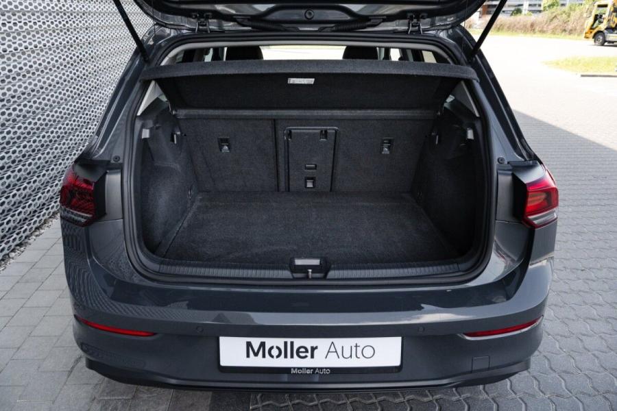 Pelēks Volkswagen Golf 2020 Mārupe, ar dzinēja tilpumu 2.00 L un nobraukumu 135 tūkst. km par 20450 €, foto 20 vietnē AUTOMOTO.COM.LV
