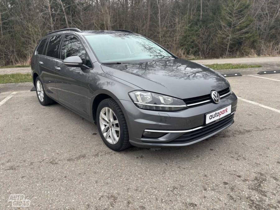 Grey Volkswagen Golf 2020 in Vilnius, with an engine capacity of 1.50 L and mileage of 164 thousand km for 12500 €, photo 3 on AUTOMOTO.COM.LV