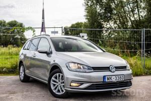 Grey Volkswagen Golf 2020 in Riga, with an engine capacity of 1.50 L and mileage of 176 thousand km for 11990 €, photo 3 on AUTOMOTO.COM.LV