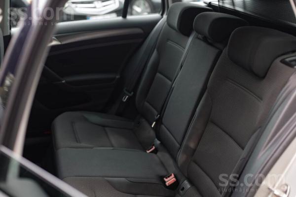 Grey Volkswagen Golf 2020 in Riga, with an engine capacity of 1.50 L and mileage of 176 thousand km for 11990 €, photo 10 on AUTOMOTO.COM.LV