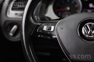 Grey Volkswagen Golf 2020 in Riga, with an engine capacity of 1.50 L and mileage of 176 thousand km for 11990 €, photo 17 on AUTOMOTO.COM.LV