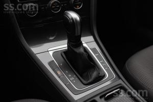 Grey Volkswagen Golf 2020 in Riga, with an engine capacity of 1.50 L and mileage of 176 thousand km for 11990 €, photo 25 on AUTOMOTO.COM.LV
