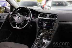 Grey Volkswagen Golf 2020 in Riga, with an engine capacity of 1.50 L and mileage of 176 thousand km for 11990 €, photo 26 on AUTOMOTO.COM.LV