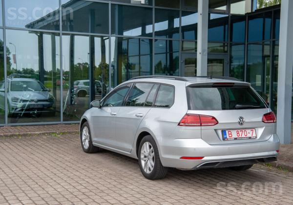 Grey Volkswagen Golf 2020 in Cesis, with an engine capacity of 2.00 L and mileage of 207 thousand km for 11750 €, photo 4 on AUTOMOTO.COM.LV