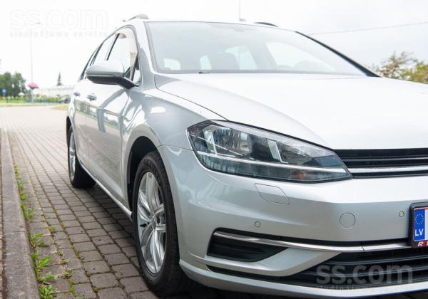 Grey Volkswagen Golf 2020 in Cesis, with an engine capacity of 2.00 L and mileage of 207 thousand km for 11750 €, photo 9 on AUTOMOTO.COM.LV