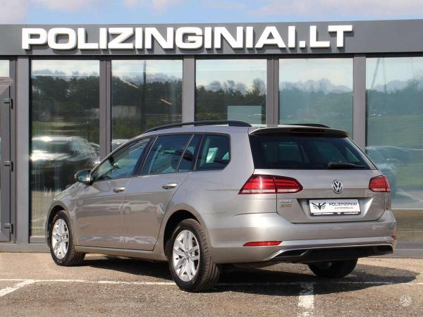 Grey Volkswagen Golf 2020 in Vilnius, with an engine capacity of 1.50 L and mileage of 127 thousand km for 13350 €, photo 4 on AUTOMOTO.COM.LV