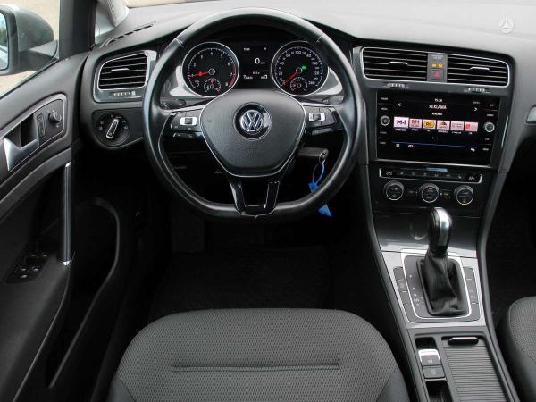 Grey Volkswagen Golf 2020 in Vilnius, with an engine capacity of 1.50 L and mileage of 127 thousand km for 13350 €, photo 6 on AUTOMOTO.COM.LV