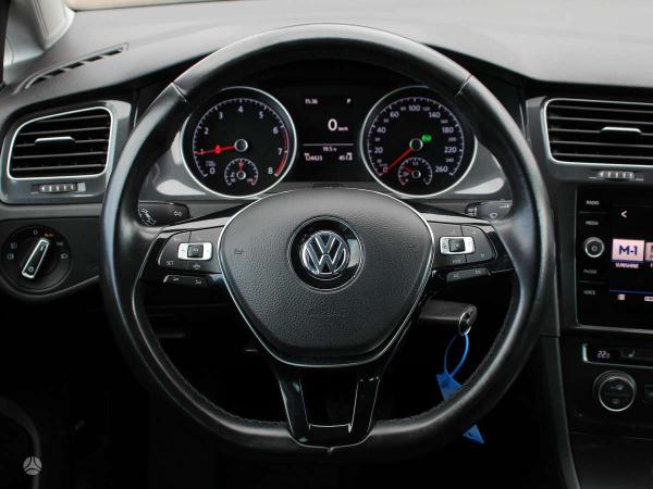 Grey Volkswagen Golf 2020 in Vilnius, with an engine capacity of 1.50 L and mileage of 127 thousand km for 13350 €, photo 7 on AUTOMOTO.COM.LV