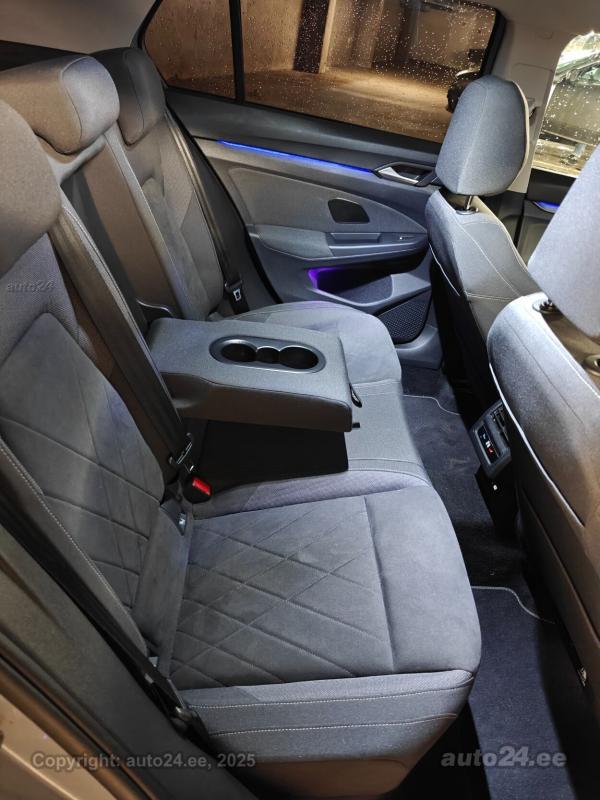 Pelēks Volkswagen Golf 2021 Tallina, ar dzinēja tilpumu 1.50 L un nobraukumu 59 tūkst. km par 24900 €, foto 11 vietnē AUTOMOTO.COM.LV