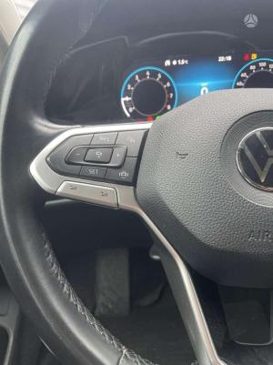 Grey Volkswagen Golf 2021 in Vilnius, with an engine capacity of 1.50 L and mileage of 117 thousand km for 17667 €, photo 15 on AUTOMOTO.COM.LV
