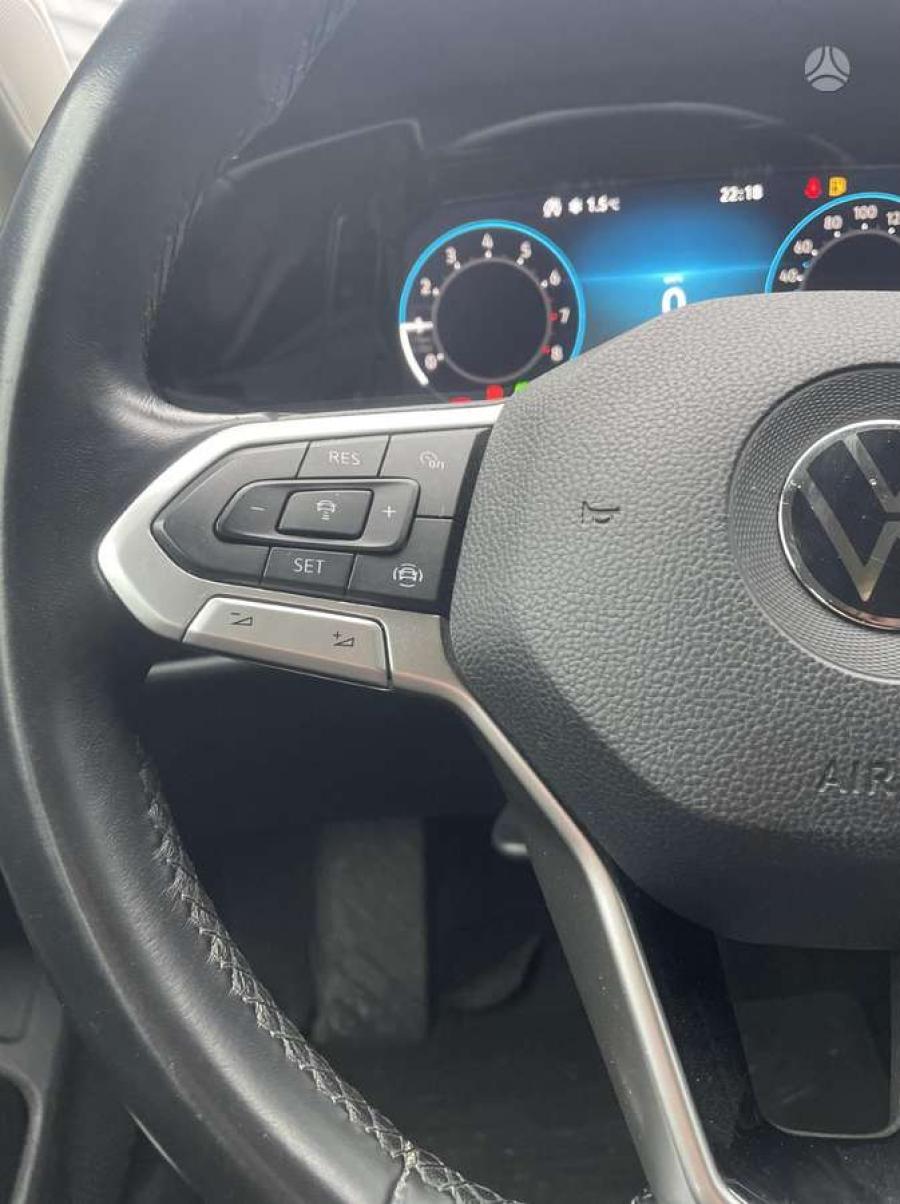 Grey Volkswagen Golf 2021 in Vilnius, with an engine capacity of 1.50 L and mileage of 117 thousand km for 17667 €, photo 15 on AUTOMOTO.COM.LV