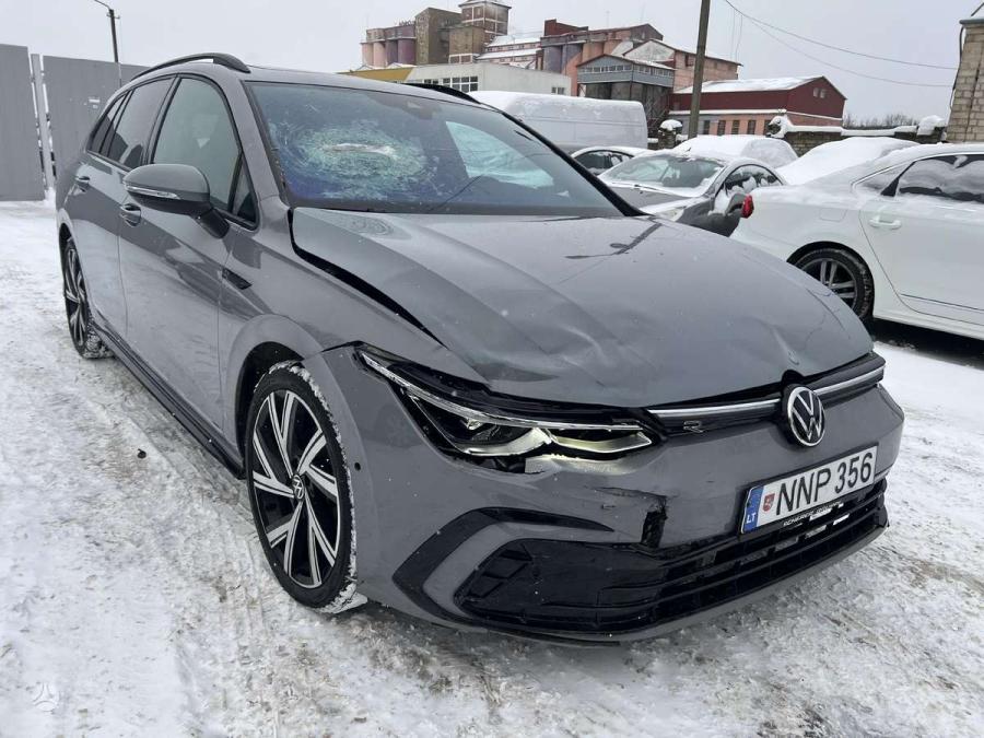 Grey Volkswagen Golf 2021 in Kaunas, with an engine capacity of 1.50 L and mileage of 67 thousand km for 11400 €, photo 7 on AUTOMOTO.COM.LV