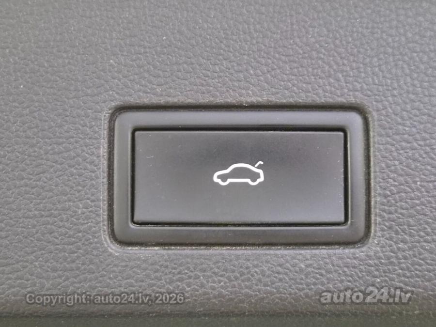 Grey Volkswagen Golf 2021 in Haapsalu, with an engine capacity of 1.50 L and mileage of 124 thousand km for 18499 €, photo 27 on AUTOMOTO.COM.LV