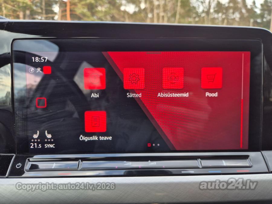 Grey Volkswagen Golf 2021 in Tallinn, with an engine capacity of 2.00 L and mileage of 175 thousand km for 16740 €, photo 13 on AUTOMOTO.COM.LV