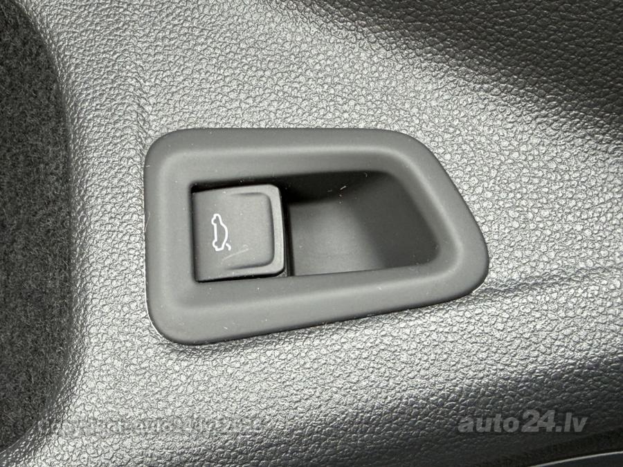 Pelēks Volkswagen Golf 2021 Pērnava, ar dzinēja tilpumu 2.00 L un nobraukumu 85 tūkst. km par 19900 €, foto 23 vietnē AUTOMOTO.COM.LV