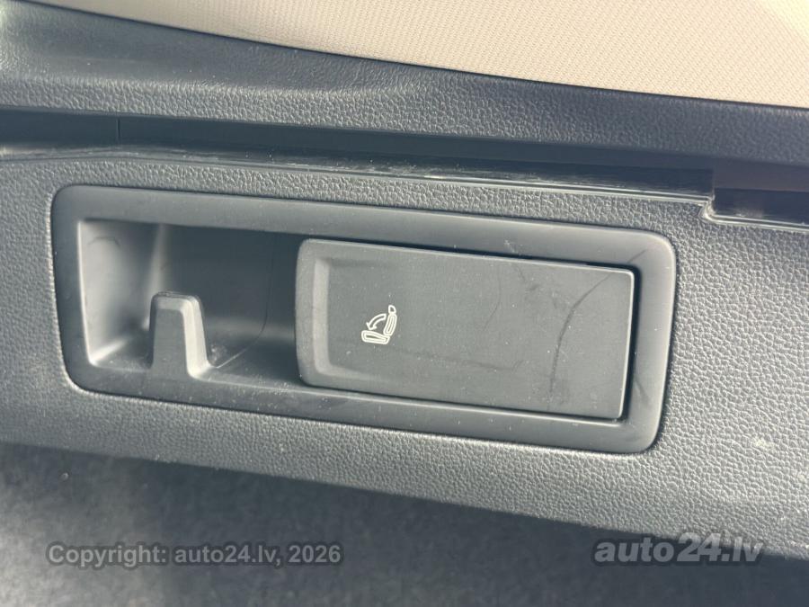 Pelēks Volkswagen Golf 2021 Pērnava, ar dzinēja tilpumu 2.00 L un nobraukumu 85 tūkst. km par 19900 €, foto 25 vietnē AUTOMOTO.COM.LV