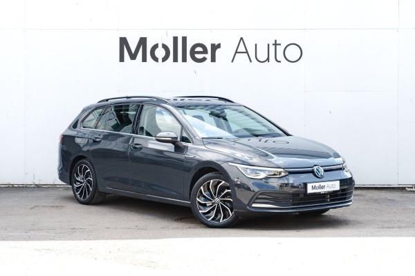 Grey Volkswagen Golf 2021 in Riga, with an engine capacity of 2.00 L and mileage of 130 thousand km for 18500 €, photo 2 on AUTOMOTO.COM.LV