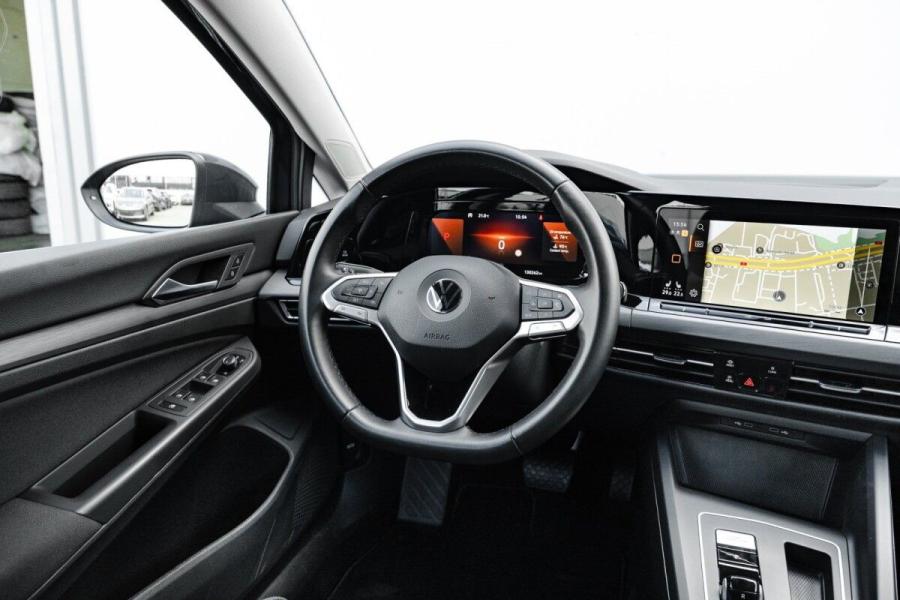 Grey Volkswagen Golf 2021 in Riga, with an engine capacity of 2.00 L and mileage of 130 thousand km for 18500 €, photo 9 on AUTOMOTO.COM.LV