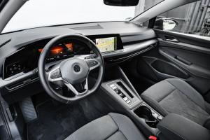 Grey Volkswagen Golf 2021 in Riga, with an engine capacity of 2.00 L and mileage of 130 thousand km for 18500 €, photo 10 on AUTOMOTO.COM.LV