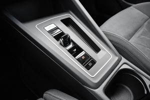 Grey Volkswagen Golf 2021 in Riga, with an engine capacity of 2.00 L and mileage of 130 thousand km for 18500 €, photo 16 on AUTOMOTO.COM.LV