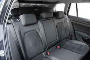Grey Volkswagen Golf 2021 in Riga, with an engine capacity of 2.00 L and mileage of 130 thousand km for 18500 €, photo 32 on AUTOMOTO.COM.LV