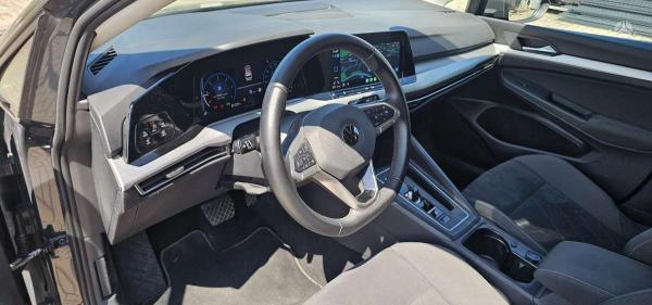 Grey Volkswagen Golf 2021 in Vilnius, with an engine capacity of 1.97 L and mileage of 233 thousand km for 12300 €, photo 10 on AUTOMOTO.COM.LV
