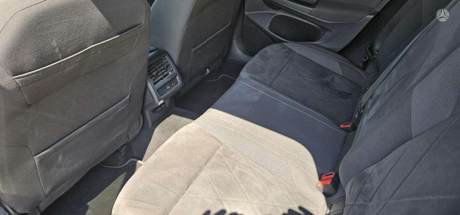 Grey Volkswagen Golf 2021 in Vilnius, with an engine capacity of 1.97 L and mileage of 233 thousand km for 12300 €, photo 13 on AUTOMOTO.COM.LV