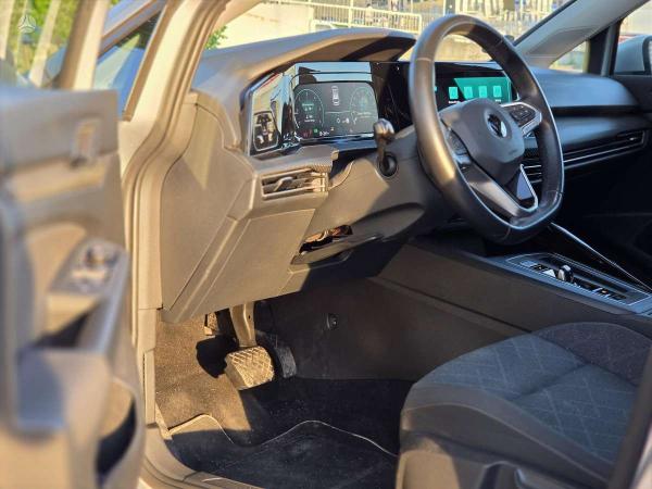Grey Volkswagen Golf 2021 in Vilnius, with an engine capacity of 1.97 L and mileage of 226 thousand km for 12200 €, photo 7 on AUTOMOTO.COM.LV