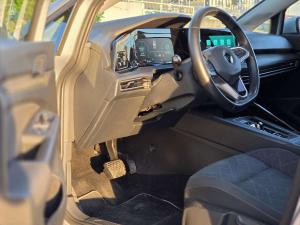 Pelēks Volkswagen Golf 2021 Viļņa, ar dzinēja tilpumu 1.97 L un nobraukumu 226 tūkst. km par 12200 €, foto 8 vietnē AUTOMOTO.COM.LV