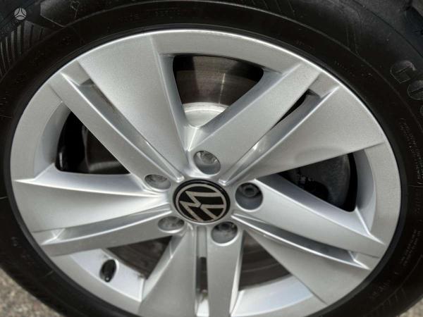 Grey Volkswagen Golf 2021 in Vilnius, with an engine capacity of 1.97 L and mileage of 228 thousand km for 11999 €, photo 9 on AUTOMOTO.COM.LV
