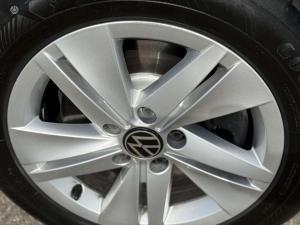Grey Volkswagen Golf 2021 in Vilnius, with an engine capacity of 1.97 L and mileage of 228 thousand km for 11999 €, photo 10 on AUTOMOTO.COM.LV