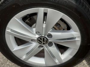 Grey Volkswagen Golf 2021 in Vilnius, with an engine capacity of 1.97 L and mileage of 228 thousand km for 11999 €, photo 11 on AUTOMOTO.COM.LV