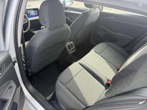 Grey Volkswagen Golf 2021 in Vilnius, with an engine capacity of 1.97 L and mileage of 228 thousand km for 11999 €, photo 16 on AUTOMOTO.COM.LV