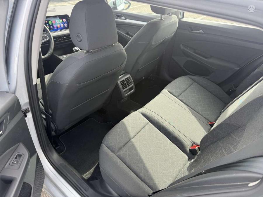 Grey Volkswagen Golf 2021 in Vilnius, with an engine capacity of 1.97 L and mileage of 228 thousand km for 11999 €, photo 16 on AUTOMOTO.COM.LV