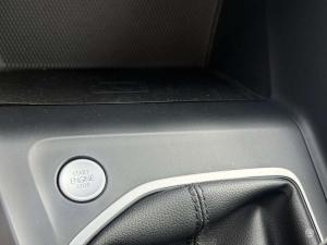 Grey Volkswagen Golf 2021 in Vilnius, with an engine capacity of 1.97 L and mileage of 228 thousand km for 11999 €, photo 24 on AUTOMOTO.COM.LV
