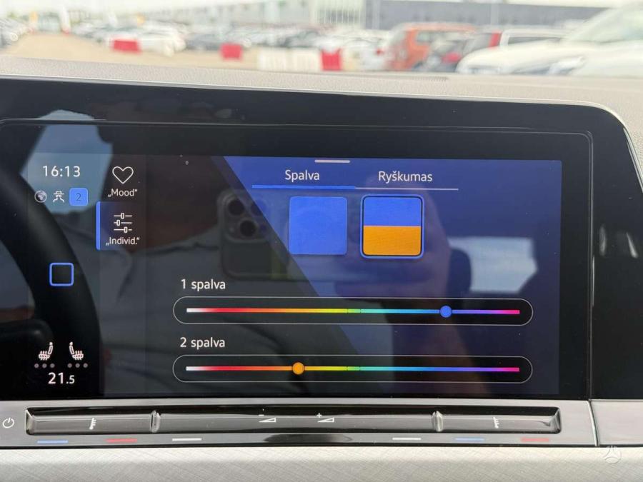 Grey Volkswagen Golf 2021 in Vilnius, with an engine capacity of 1.97 L and mileage of 228 thousand km for 11999 €, photo 25 on AUTOMOTO.COM.LV
