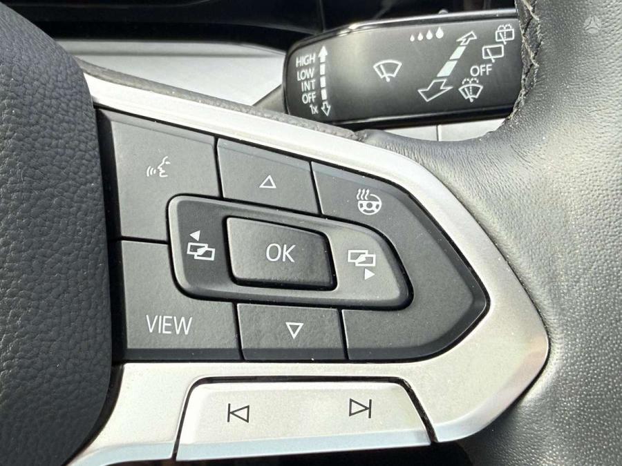 Grey Volkswagen Golf 2021 in Vilnius, with an engine capacity of 1.97 L and mileage of 228 thousand km for 11999 €, photo 29 on AUTOMOTO.COM.LV