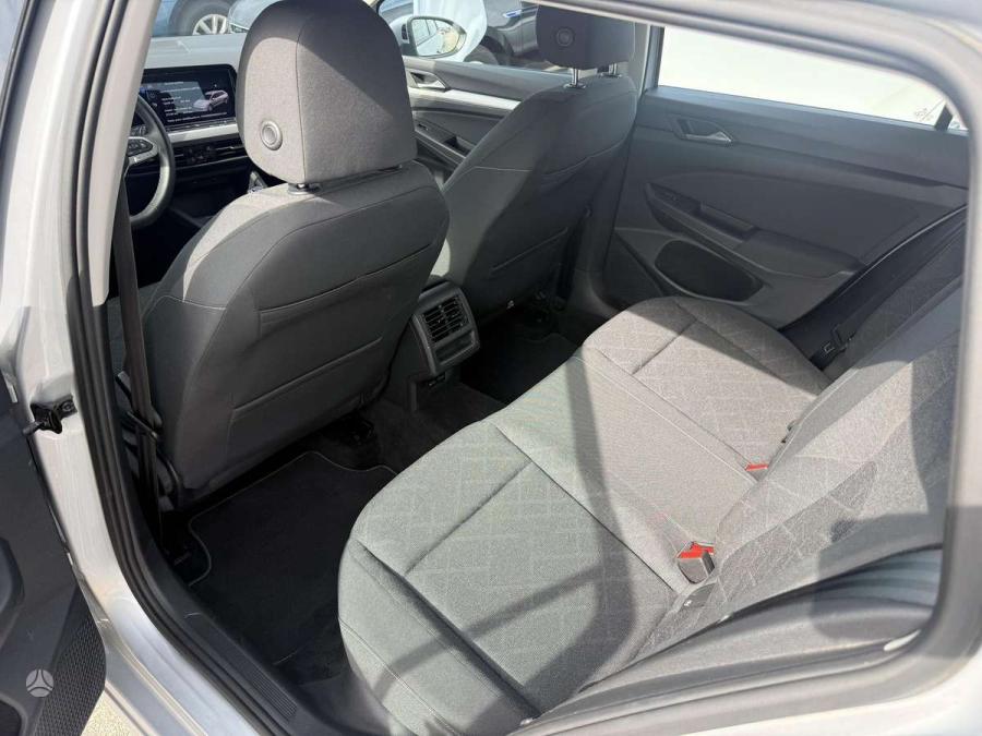 Grey Volkswagen Golf 2021 in Vilnius, with an engine capacity of 1.97 L and mileage of 228 thousand km for 11999 €, photo 31 on AUTOMOTO.COM.LV