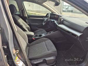 Grey Volkswagen Golf 2021 in Parnu, with an engine capacity of 2.00 L and mileage of 210 thousand km for 14700 €, photo 9 on AUTOMOTO.COM.LV