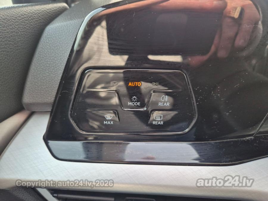 Grey Volkswagen Golf 2021 in Parnu, with an engine capacity of 2.00 L and mileage of 210 thousand km for 14700 €, photo 12 on AUTOMOTO.COM.LV