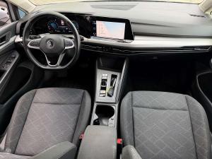 Grey Volkswagen Golf 2021 in Kaunas, with an engine capacity of 1.00 L and mileage of 220 thousand km for 10800 €, photo 8 on AUTOMOTO.COM.LV