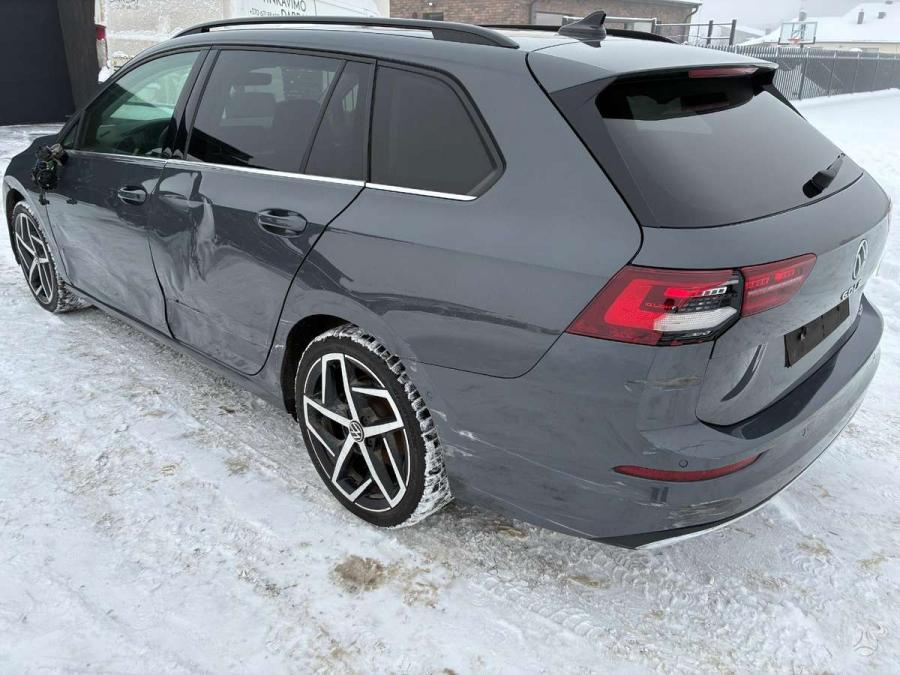 Grey Volkswagen Golf 2022 in Panevezys, with an engine capacity of 1.50 L and mileage of 90 thousand km for 13500 €, photo 4 on AUTOMOTO.COM.LV