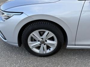 Grey Volkswagen Golf 2022 in Vilnius, with an engine capacity of 1.50 L and mileage of 186 thousand km for 14600 €, photo 10 on AUTOMOTO.COM.LV