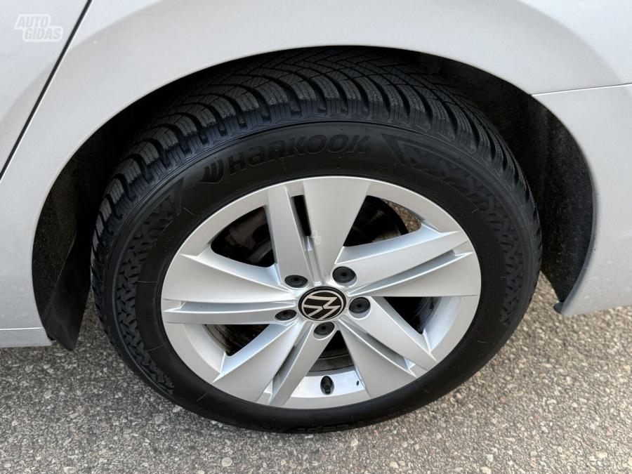 Grey Volkswagen Golf 2022 in Vilnius, with an engine capacity of 1.50 L and mileage of 186 thousand km for 14600 €, photo 11 on AUTOMOTO.COM.LV