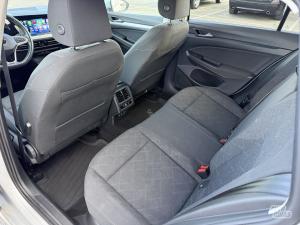 Grey Volkswagen Golf 2022 in Vilnius, with an engine capacity of 1.50 L and mileage of 186 thousand km for 14600 €, photo 12 on AUTOMOTO.COM.LV