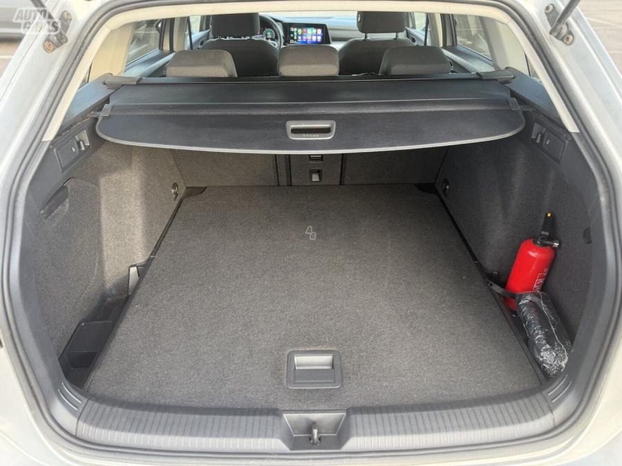 Grey Volkswagen Golf 2022 in Vilnius, with an engine capacity of 1.50 L and mileage of 186 thousand km for 14600 €, photo 13 on AUTOMOTO.COM.LV