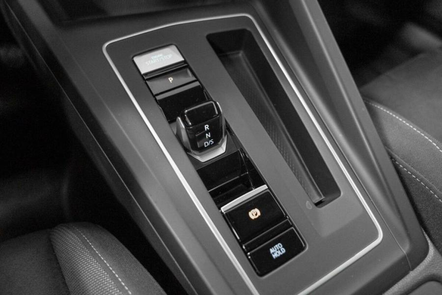 Pelēks Volkswagen Golf 2022 Viļņa, ar dzinēja tilpumu 2.00 L un nobraukumu 195 tūkst. km par 14900 €, foto 23 vietnē AUTOMOTO.COM.LV